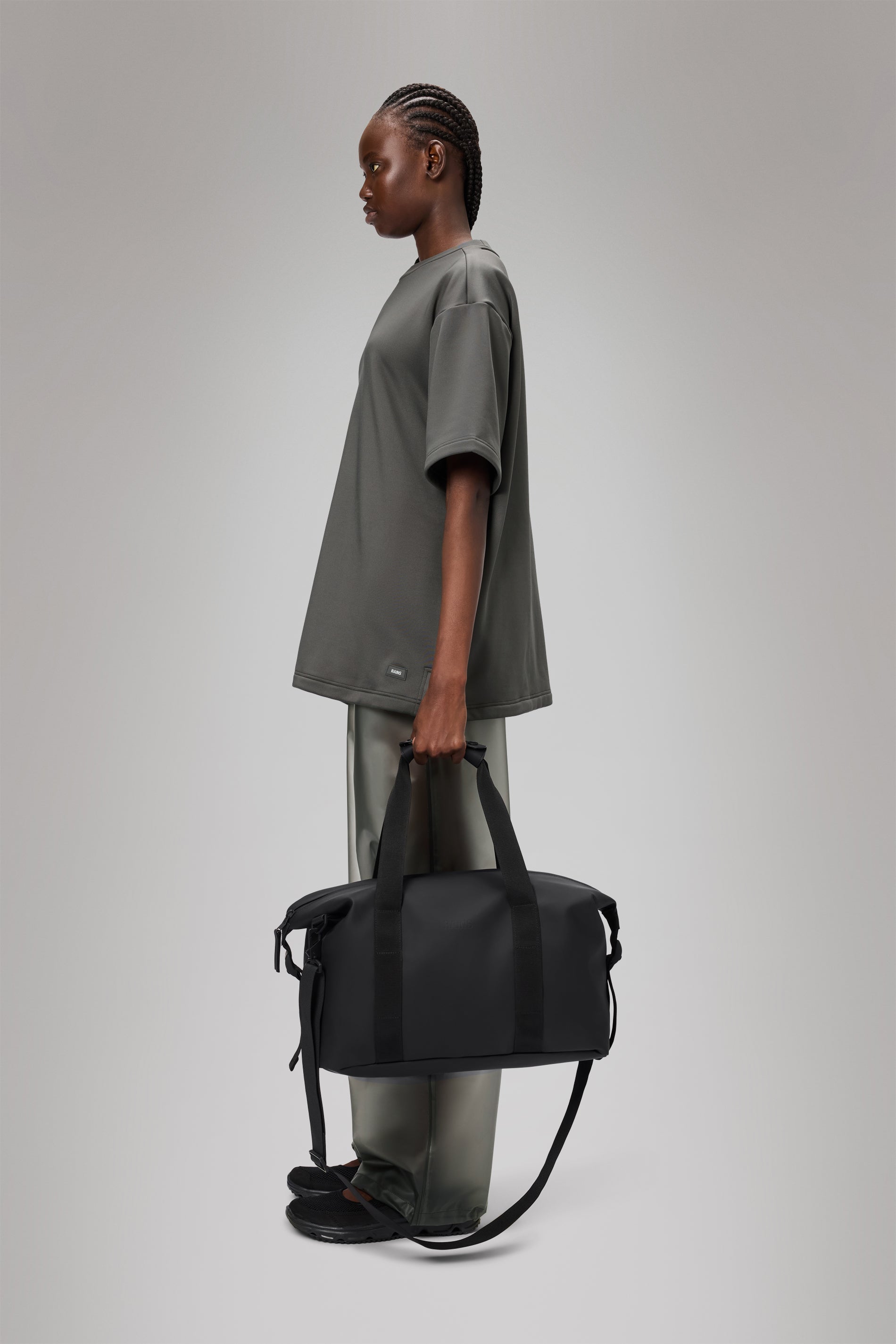 Rains® Hilo Weekend Bag Small in Black for €70 | 2-Year Warranty